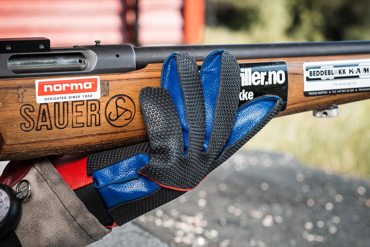 Norma hanske med finger Det rimelige alternativet - Skytterprodukter